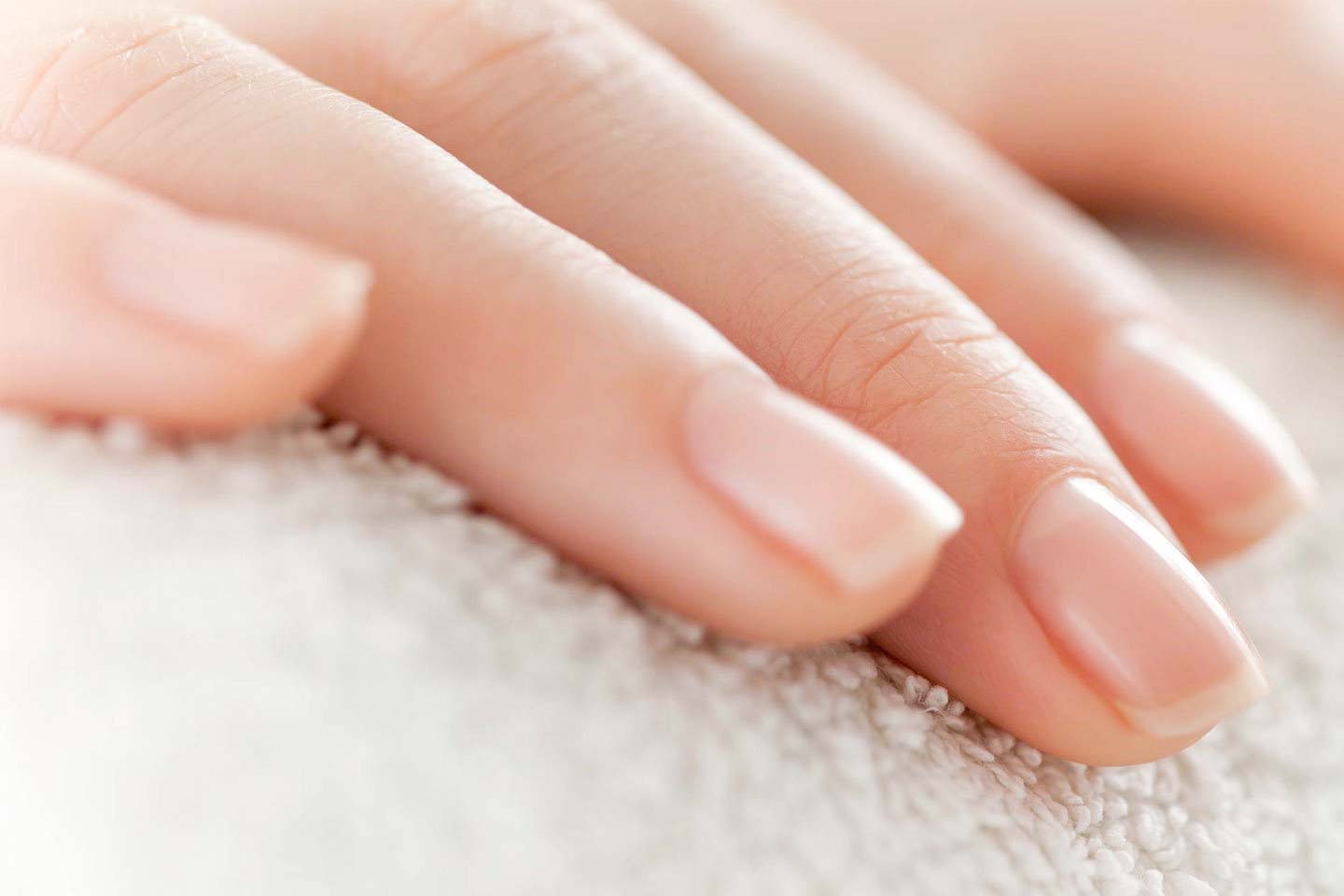 Comment avoir de beaux ongles naturels sans vernis - Astucesbox